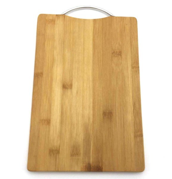 Pepeganga S.A.. Tabla de madera rectangular, con asa de metal